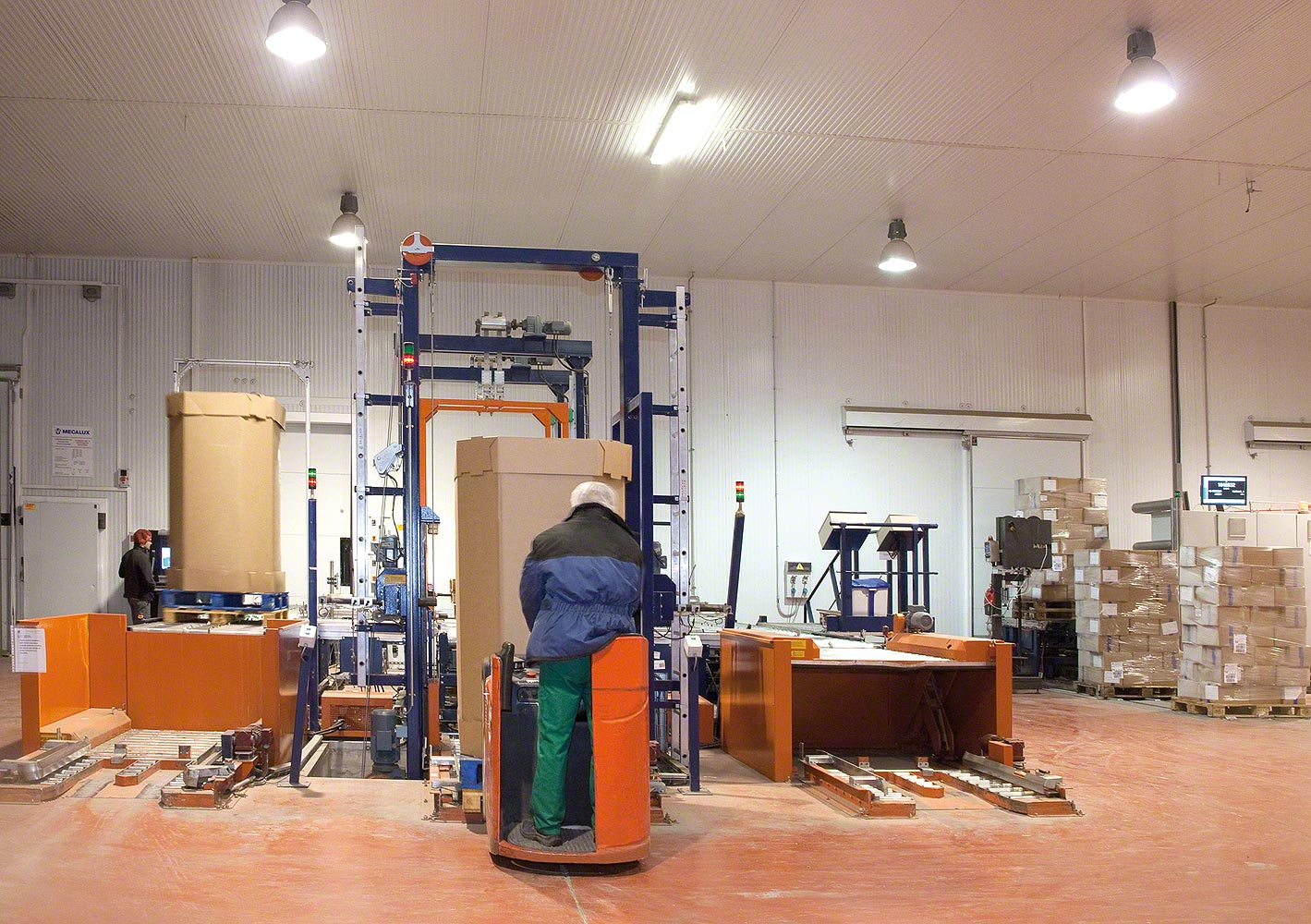 Pallet Conveyor Systems - Interlake Mecalux