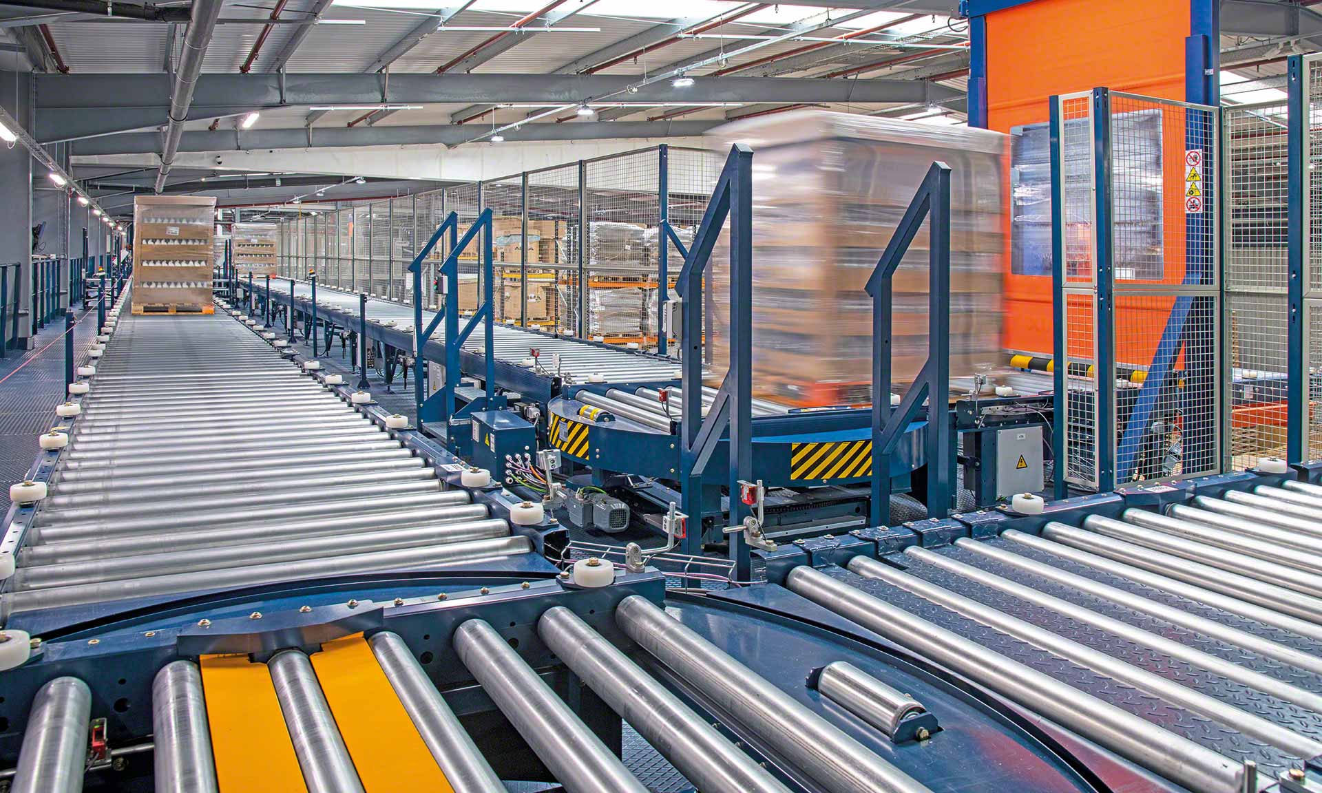 Conveyor rollers and how they work - Interlake Mecalux