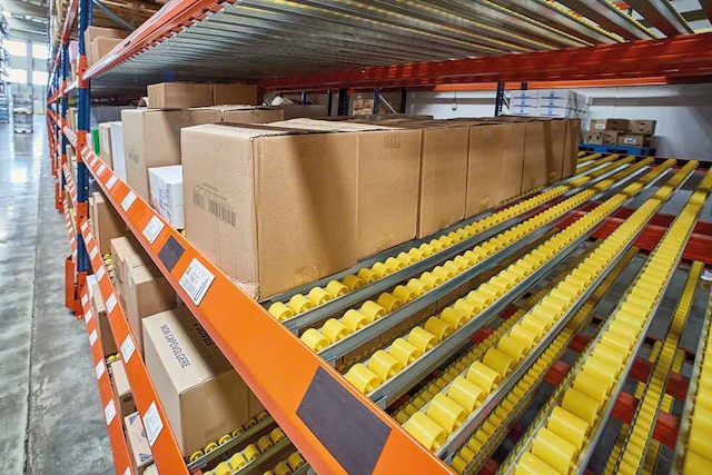 Flow racking systems: types - Interlake Mecalux