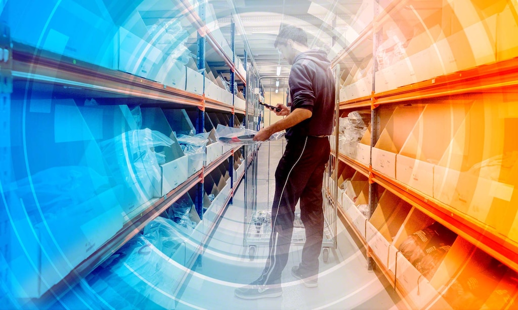 High-Performance Pick Station - Interlake Mecalux