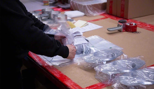 First mile delivery in logistics - Interlake Mecalux