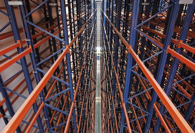The warehouse is too small: so now what? - Interlake Mecalux