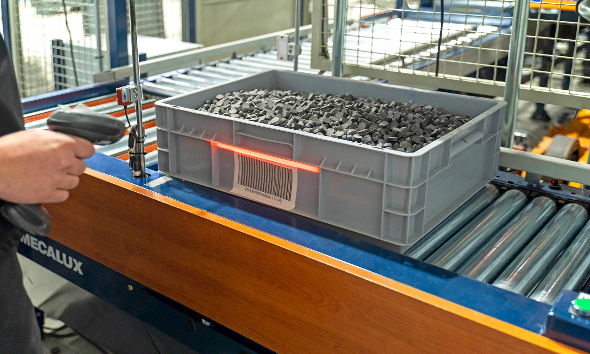 How to organize a raw material warehouse - Interlake Mecalux