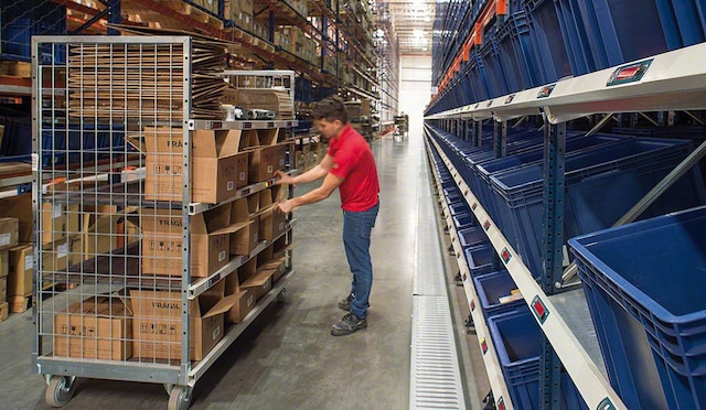 RF picking for operational accuracy - Interlake Mecalux