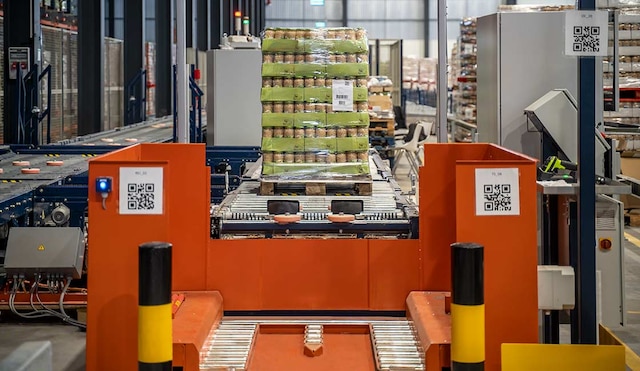 Warehouse automation solutions - Interlake Mecalux Warehouse automation solutions - Interlake Mecalux