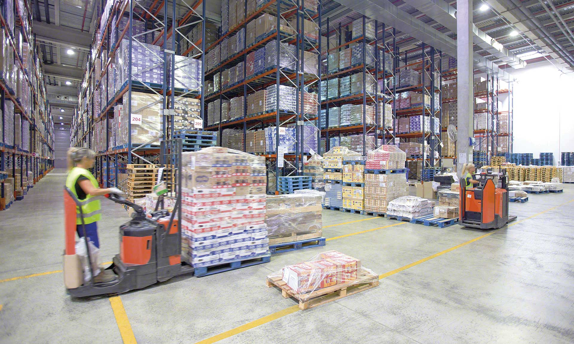 Warehouse Consolidation Its Role In Logistics Interlake Mecalux