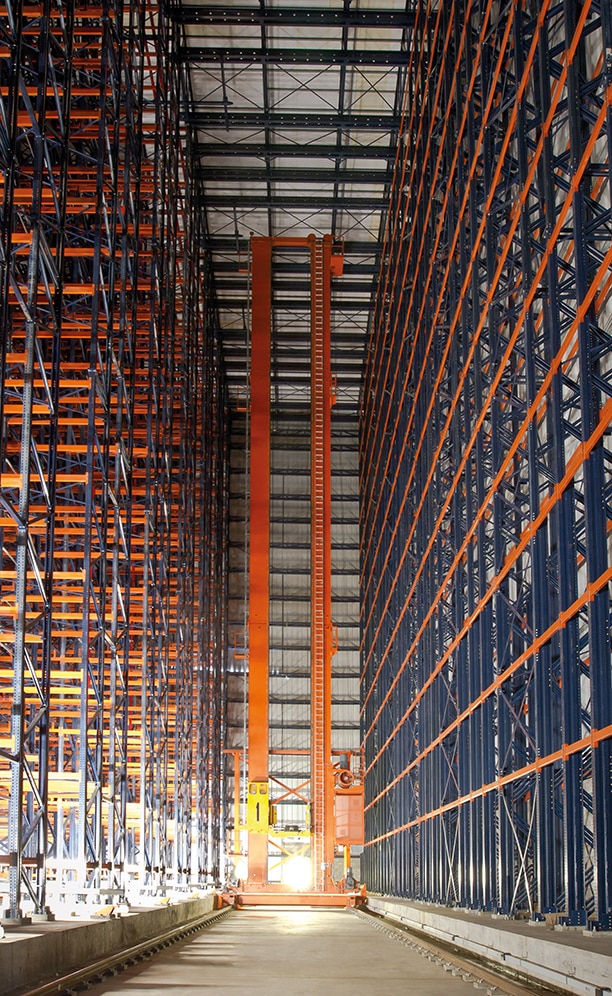 The DECASA automated clad-rack warehouse - Interlake Mecalux