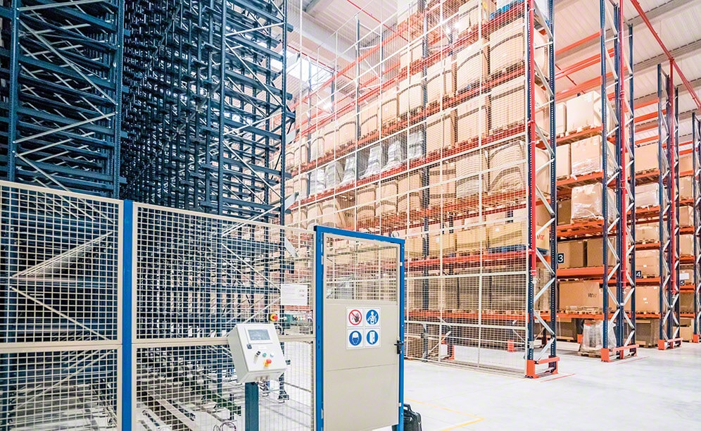 Triple storage solution for Venair warehouse - Interlake Mecalux