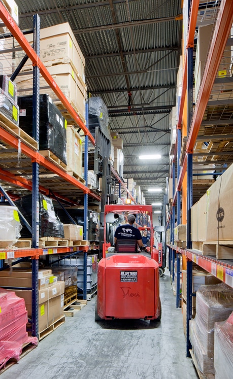 Push-Back Racking for Interworld Freight’s warehouse - Interlake Mecalux