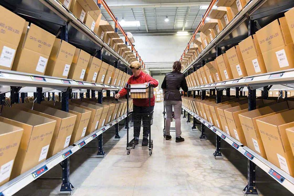 Pick-to-light: faster picking, fewer errors - Interlake Mecalux