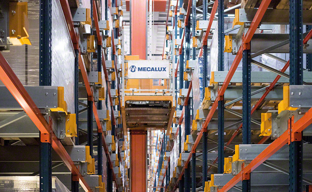 Mecalux Group clients and case studies - Interlake Mecalux