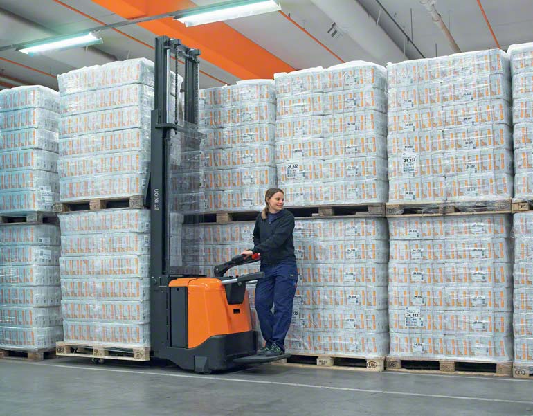 Pallet jacks - Interlake Mecalux