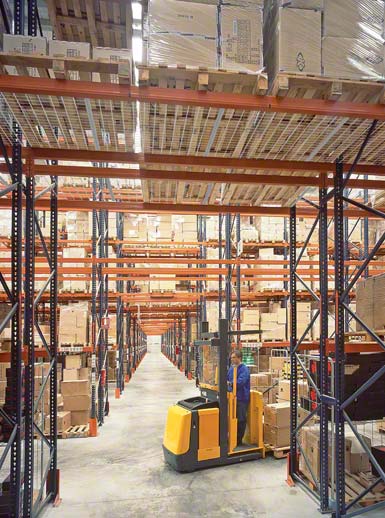 Pallet picking tasks. Options and tips - Interlake Mecalux Pallet picking tasks. Options and tips - Interlake Mecalux
