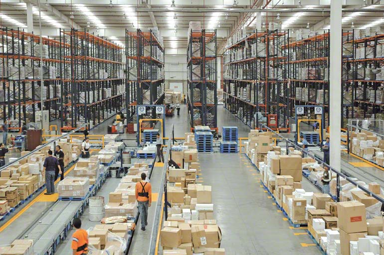 Warehouse layouts (theory and examples) - Interlake Mecalux Warehouse layouts (theory and examples) - Interlake Mecalux