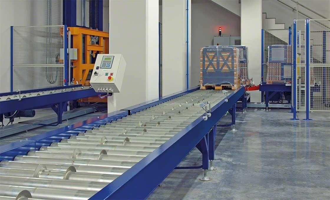 Roller conveyors: in-warehouse applications - Interlake Mecalux