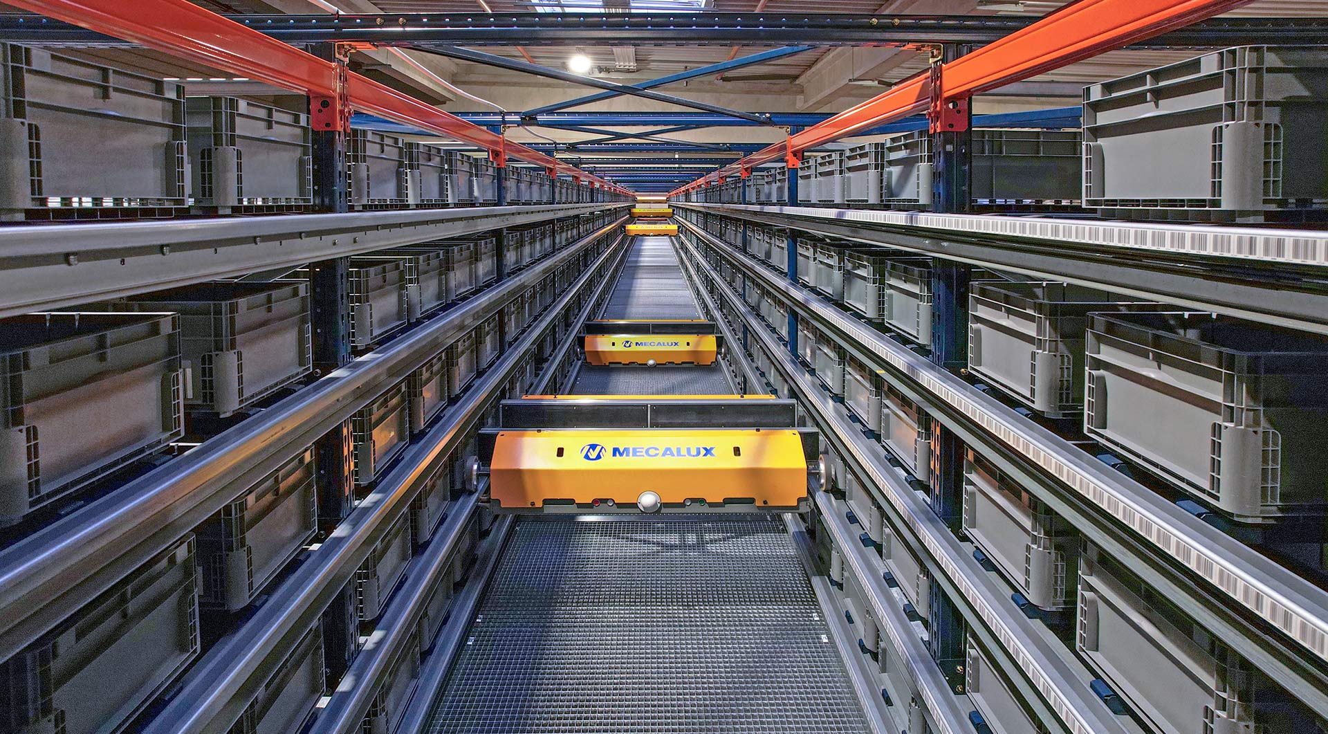 Shuttle System (automated storage solution for boxes) - Interlake Mecalux