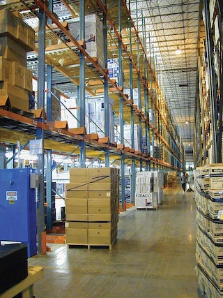 Pallet Flow Racks | Pallet Flow Racking - Interlake Mecalux