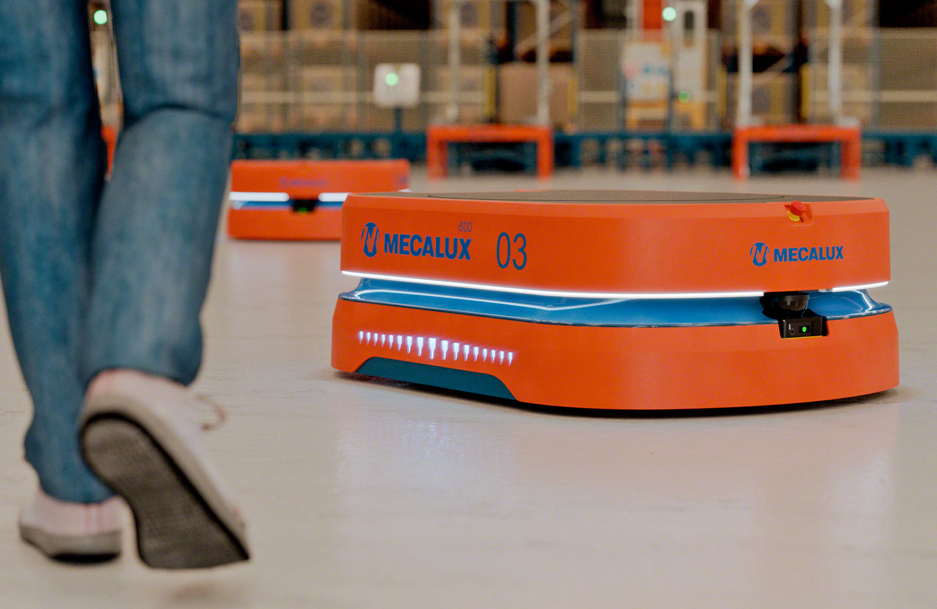 Autonomous Mobile Robots (AMRs) - Interlake Mecalux