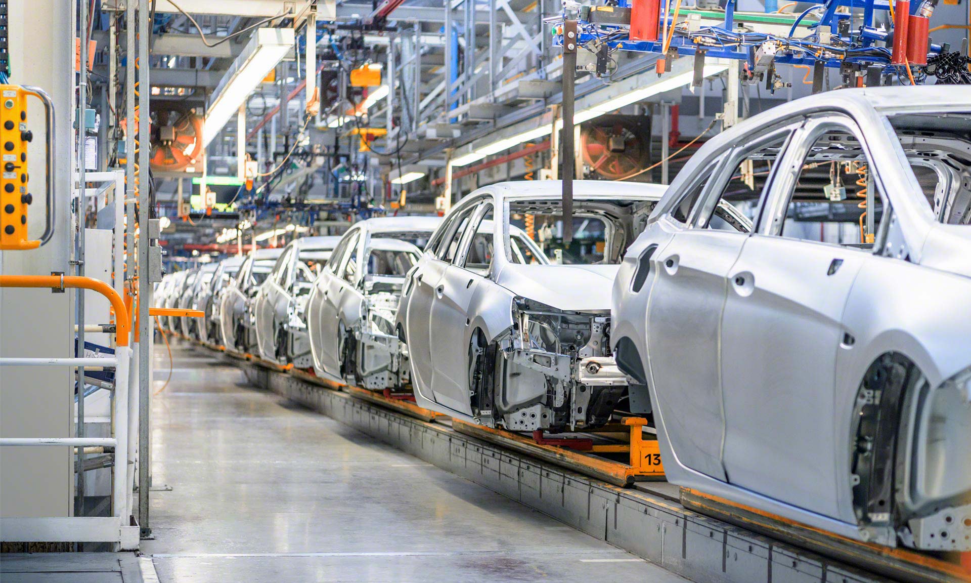 Automotive logistics: Meeting challenges - Interlake Mecalux