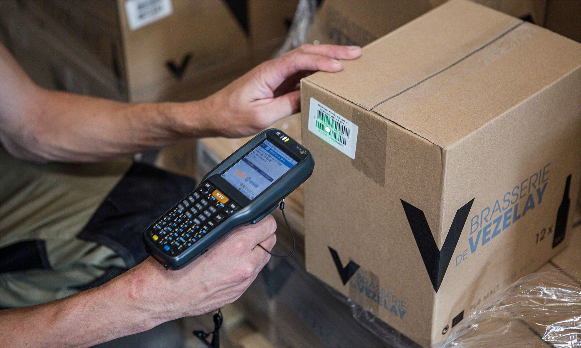 Case picking: advantages in warehousing - Interlake Mecalux