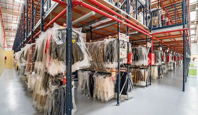 Dead stock: Examples and how to avoid it - Interlake Mecalux