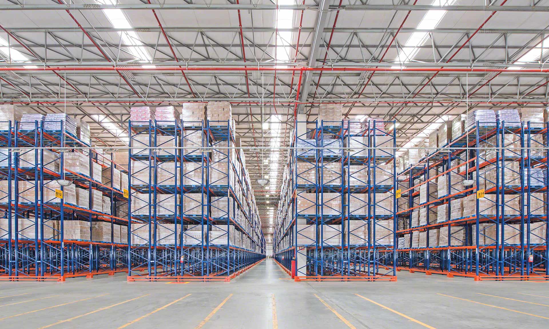 Double-deep pallet racking for warehouses - Interlake Mecalux