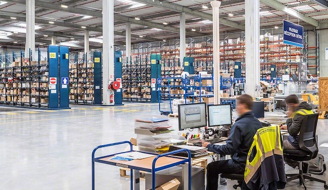 Fulfillment centers: types and characteristics - Interlake Mecalux