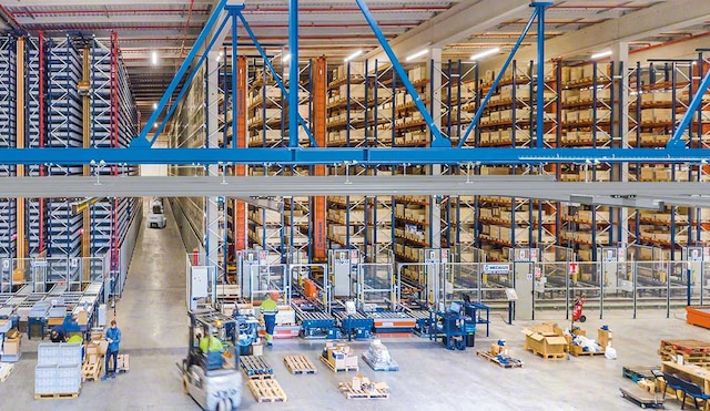 Material handling in logistics operations - Interlake Mecalux