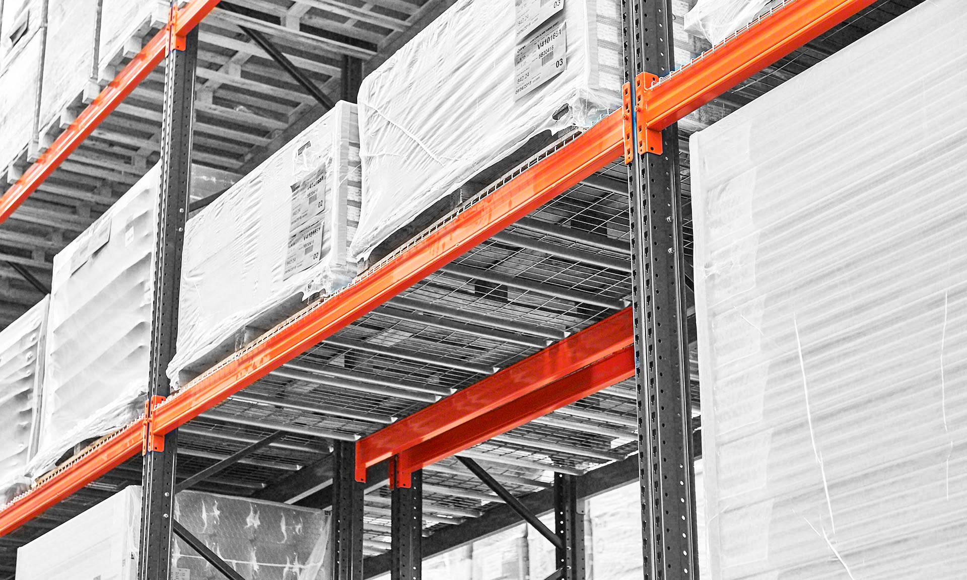 Pallet rack beams: characteristics and functions - Interlake Mecalux