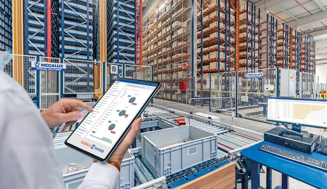 Warehouse stock and managing it - Interlake Mecalux