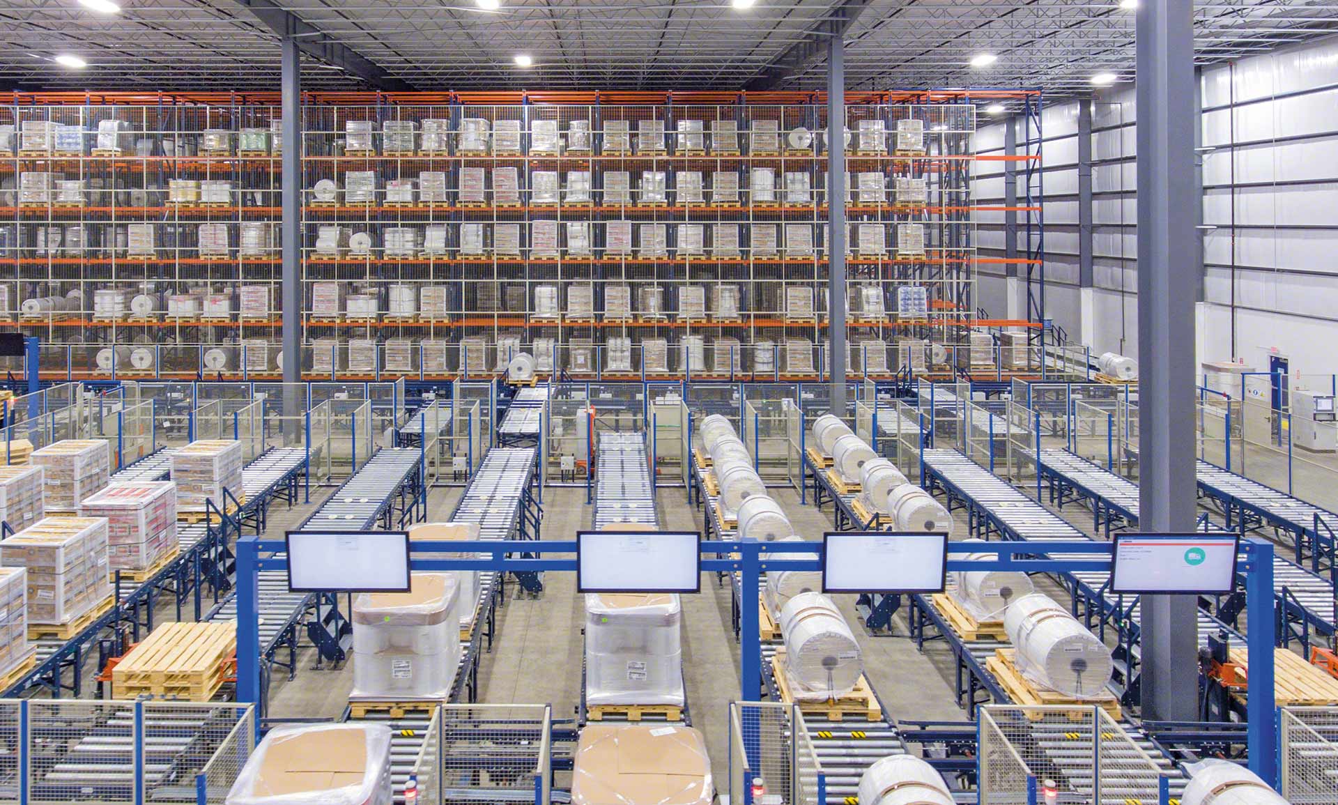 Warehouse stock and managing it - Interlake Mecalux