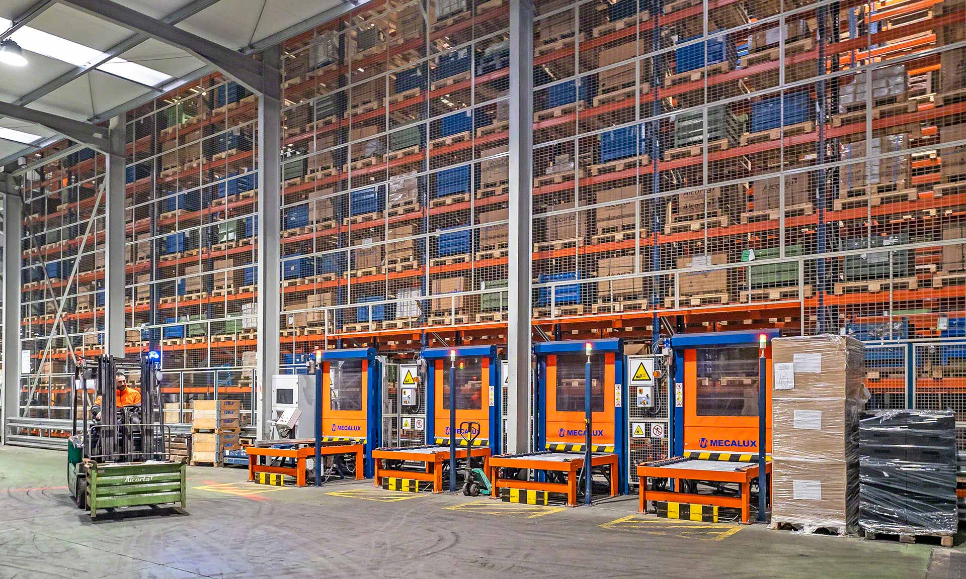 Warehouse tracking system and how it works - Interlake Mecalux