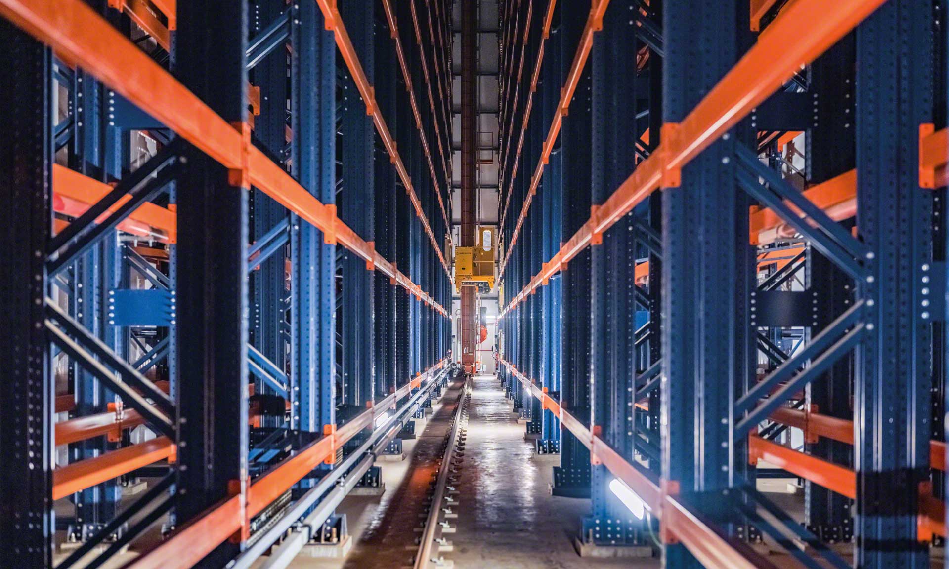 IMEFY installs a rack-supported building in Spain - Interlake Mecalux