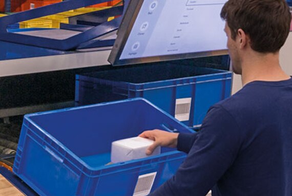 High-Performance Pick Station - Interlake Mecalux