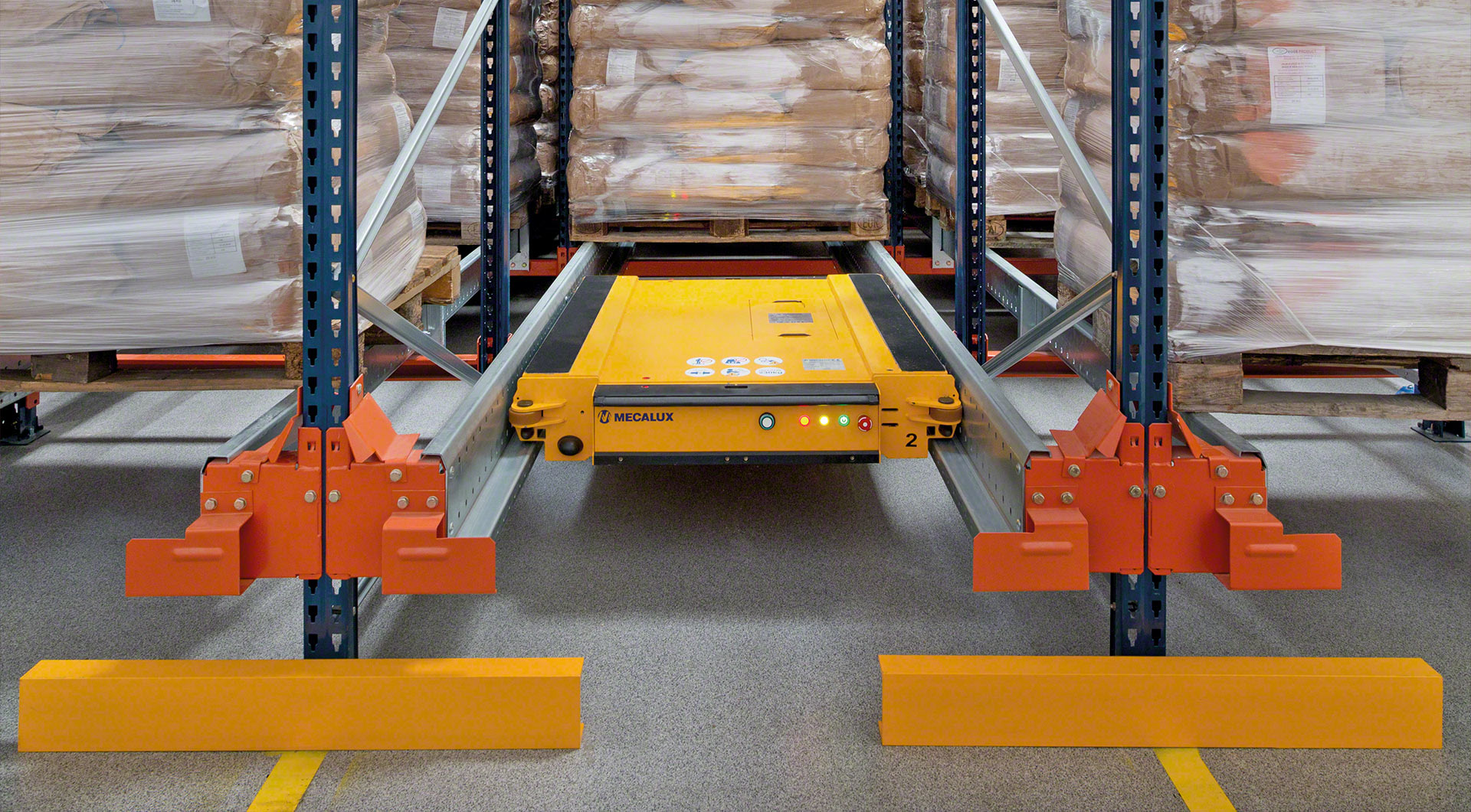 Pallet Shuttle - Interlake Mecalux