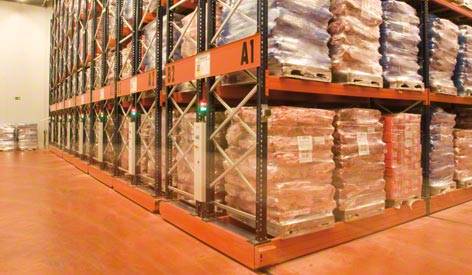 Mobile Racks | Mobile Racking Systems - Interlake Mecalux