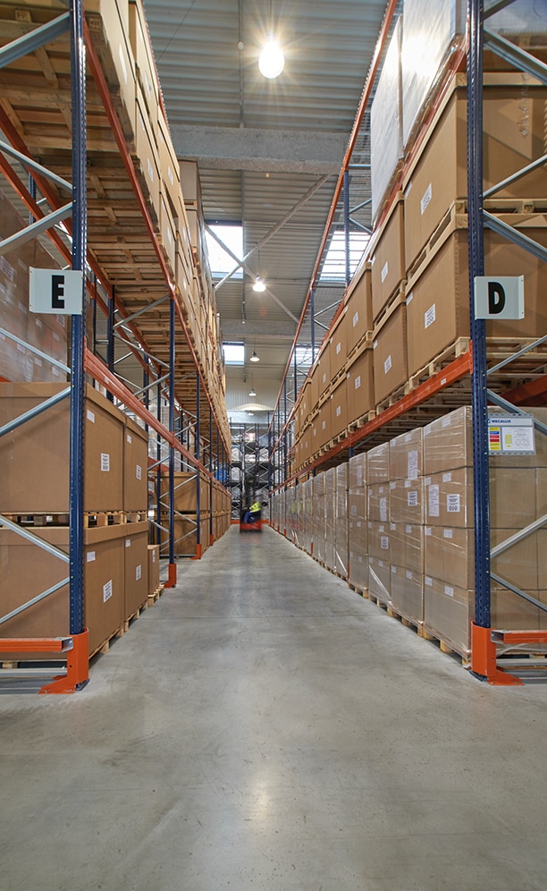Pallet racking and Moviracks at Cartolux-Thiers warehouse - Interlake ...