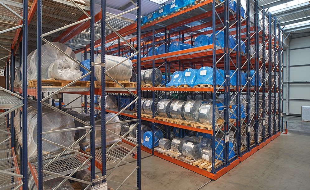 Pallet racking and Moviracks at Cartolux-Thiers warehouse - Interlake ...